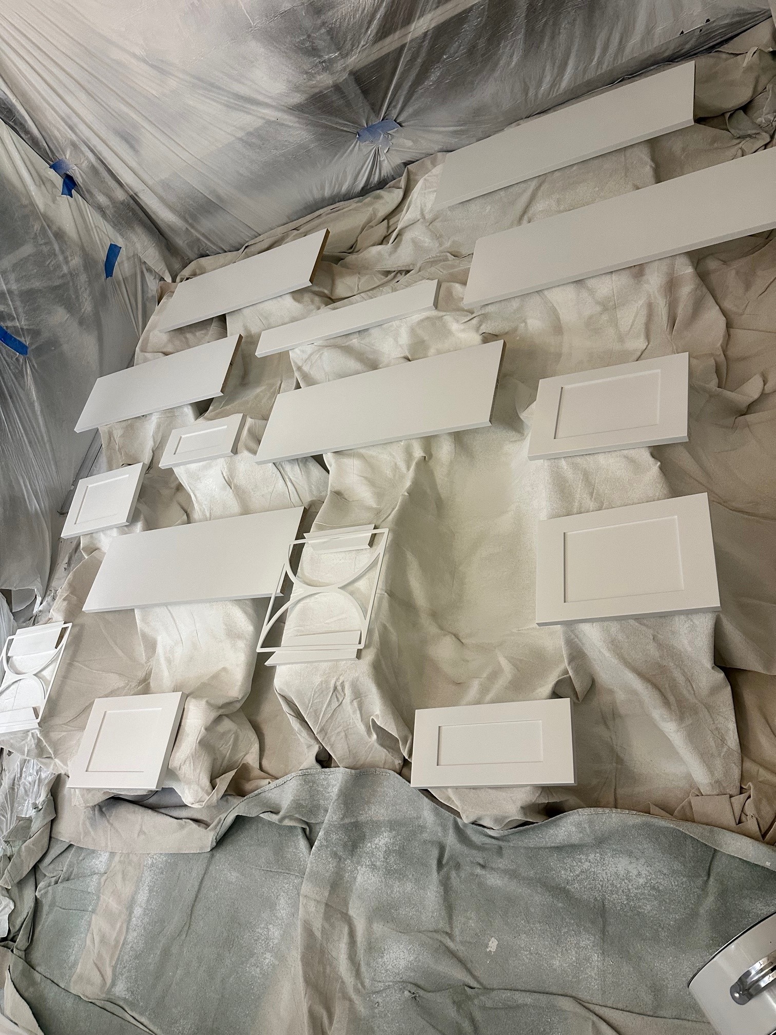 An Easy and Budget Friendly DIY Kitchen Makeover - Roxy Home Living ...