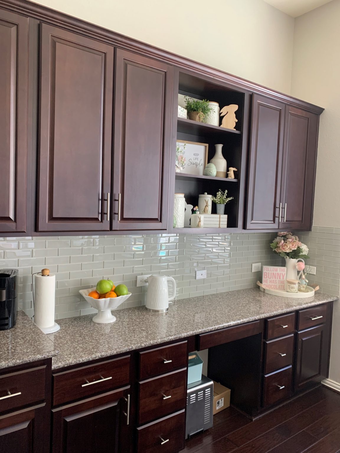 An Easy and Budget Friendly DIY Kitchen Makeover - Roxy Home Living ...